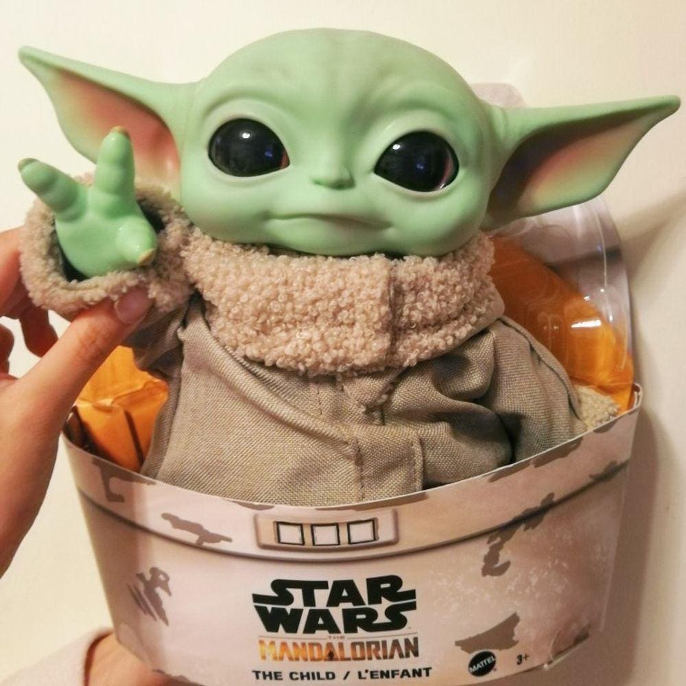 Boneco baby yoda que se mexe | Ponto